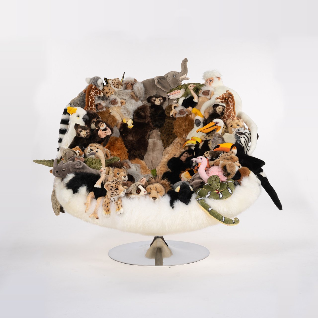AFRICAN SAFARI CHAIR – THE WILD SHOWCASE