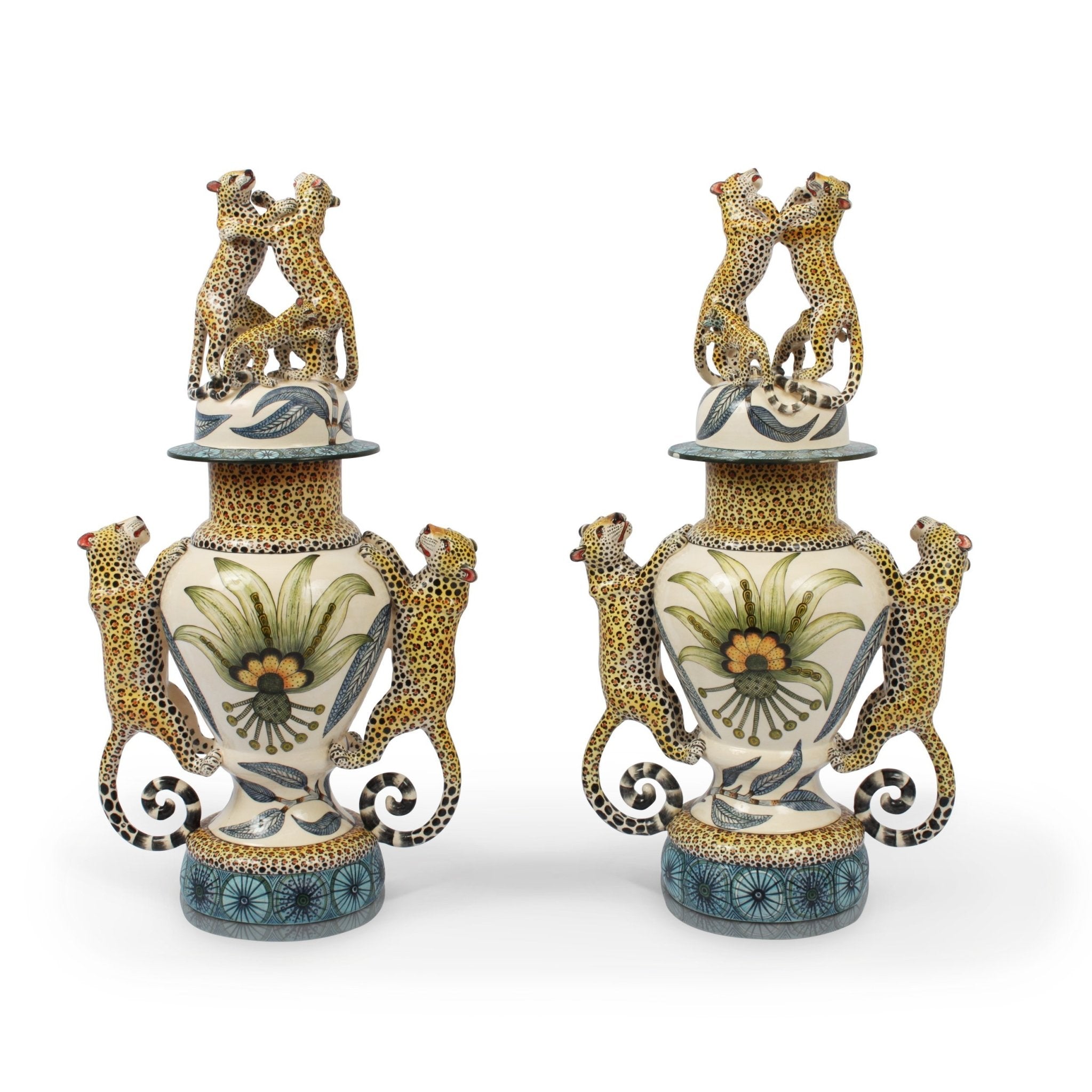 Leopard Urns – THE WILD SHOWCASE